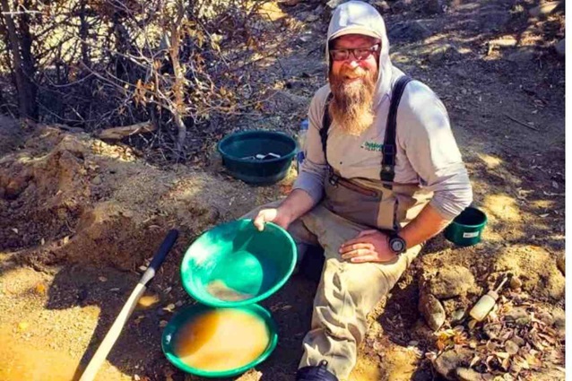5 Important Things to Consider When Choosing Your First Gold Pan | How ...